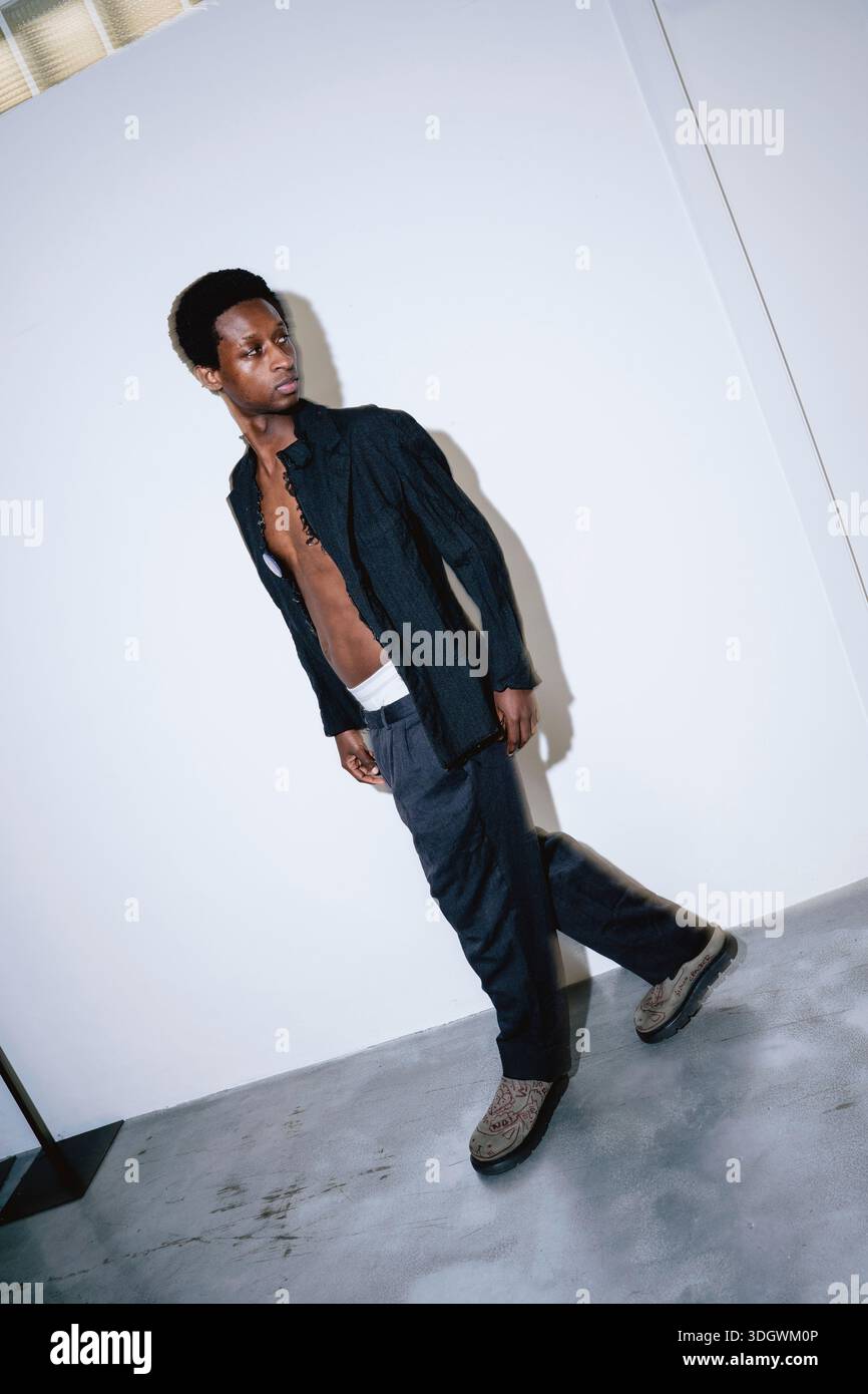 Milan Fashion Week - Men F/W 2026-27 Simon Cracker Men and Women ...