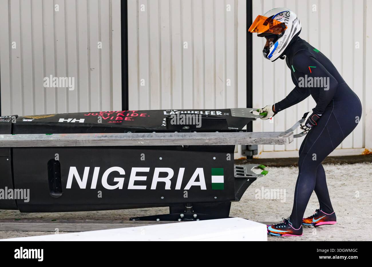 17 January 2026, Saxony, Altenberg: Bobsleigh: World Cup, monobob ...