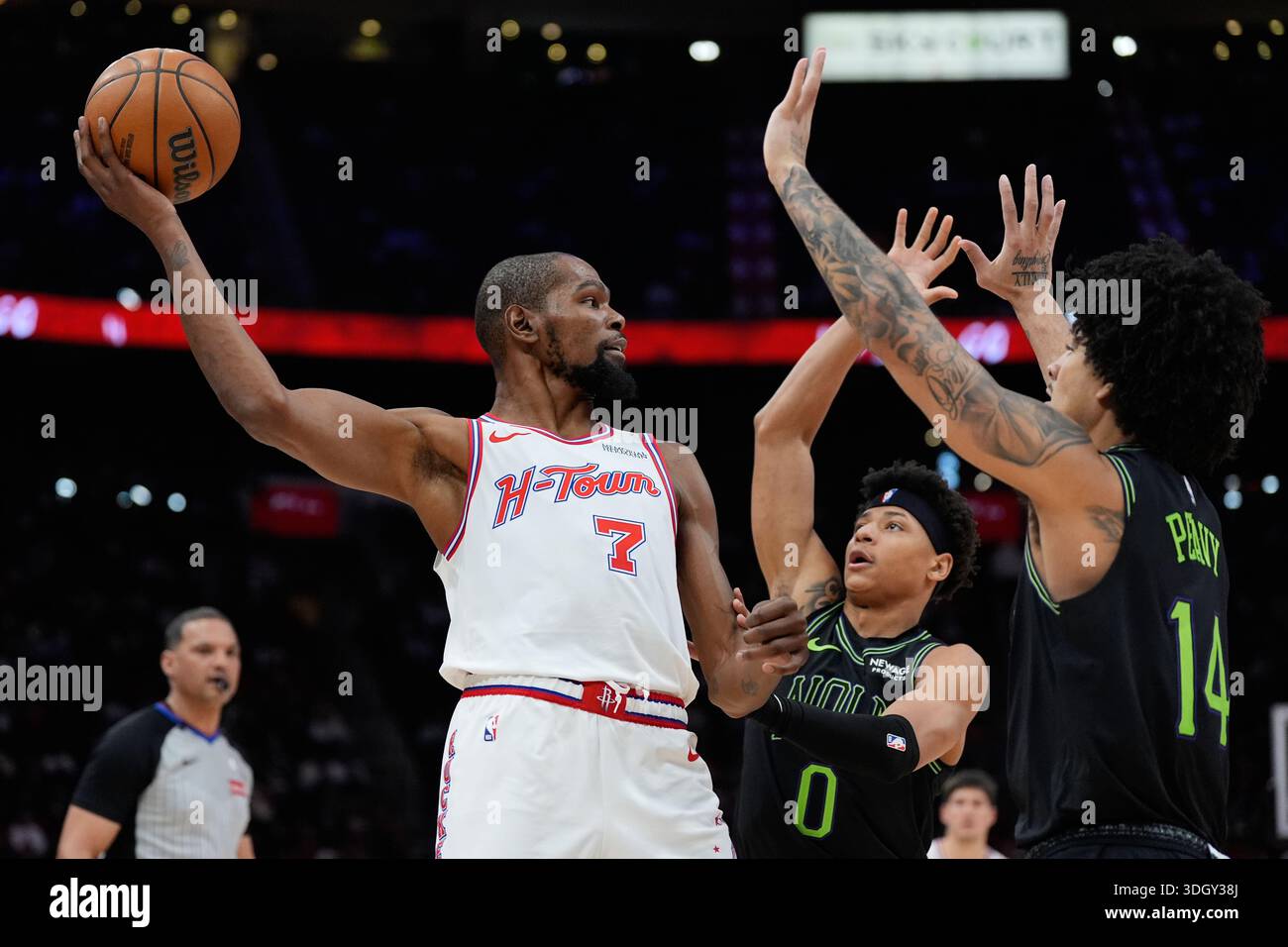 Houston Rockets forward Kevin Durant (7) looks to pass over New Orleans ...