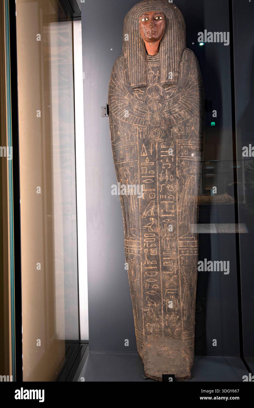 Ancient egyptian royal hi-res stock photography and images - Alamy