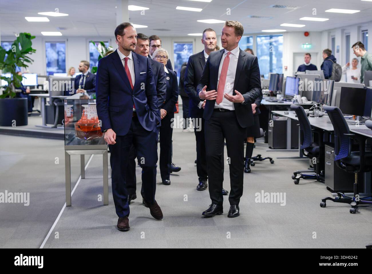 Bergen 20260119. Crown Prince Haakon visits the shipping companies ...