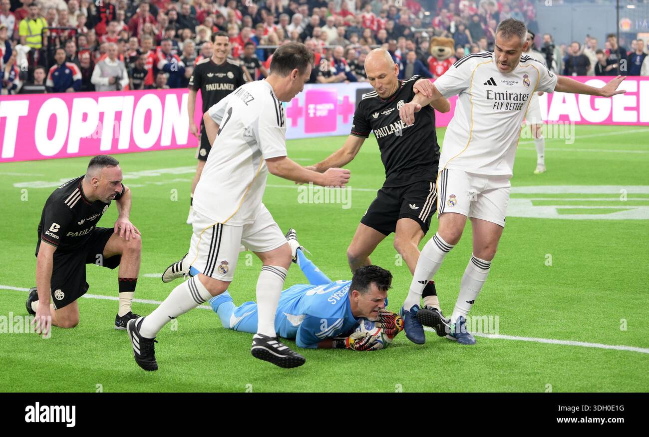 from left: Franck Ribery, Ivan Perez, goalkeeper Pedro Contreras (Real ...