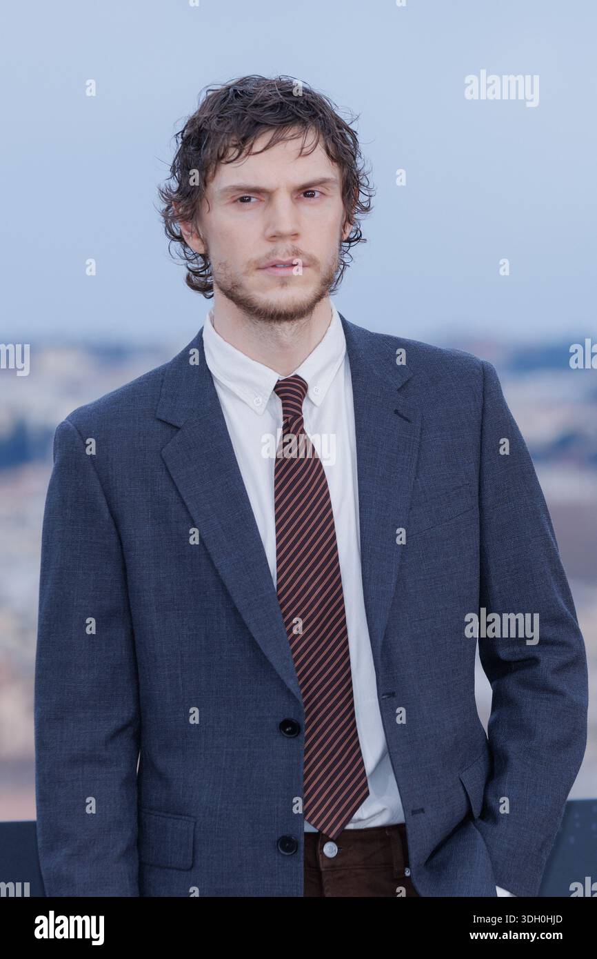 Rome, Italy. 19th Jan, 2026. Evan Peters attends the photocall of the ...