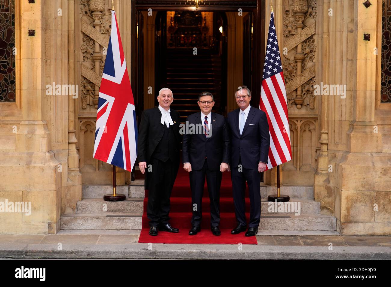 Speaker of the House of Commons Sir Lindsay Hoyle (left), US House ...