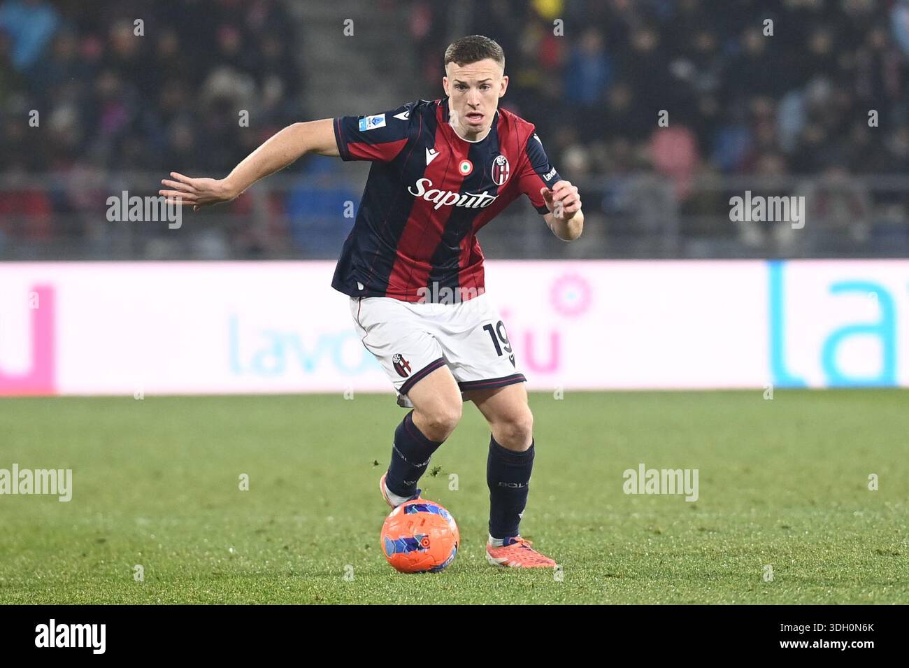 Lewis Ferguson (Bologna Fc) in action during Bologna FC vs ACF ...
