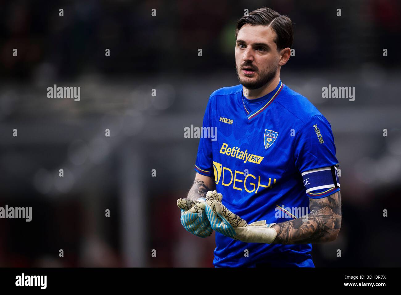 Wladimiro Falcone of US Lecce looks on during the Serie A football ...
