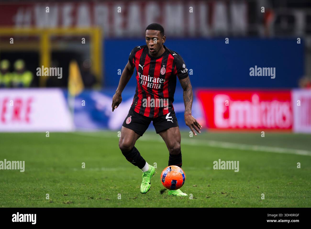Pervis Estupinan of AC Milan in action during the Serie A football ...