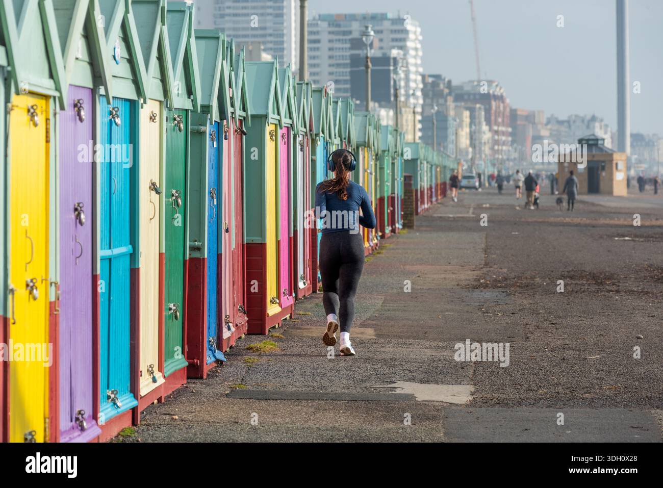Brighton, January 19th 2026: Runners enjoying the bright morning ...