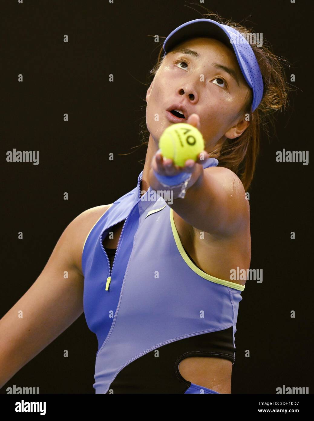 Melbourne, Australia. 19th Jan, 2026. Yuan Yue serves during the women ...