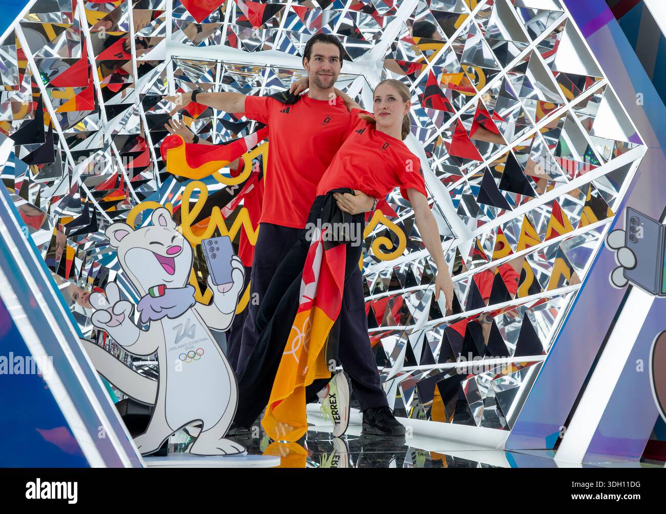 Munich, Germany. 19th Jan, 2026. Figure skaters Minerva Fabienne Hase ...