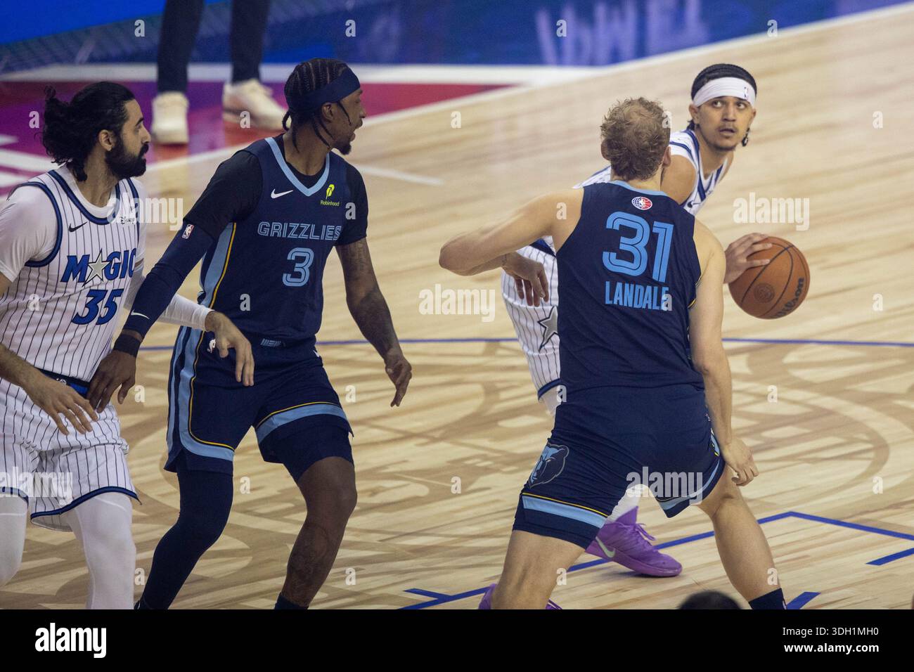 London uk january 2026 black hi-res stock photography and images - Alamy