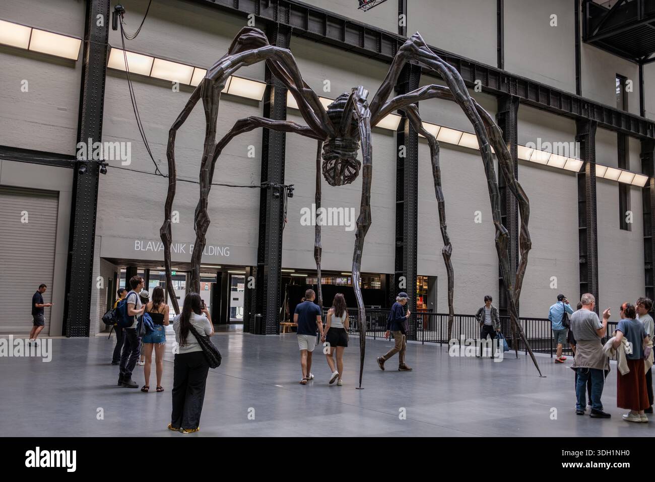 Maman Spider by Louise Bourgeois at the Tate Modern Art Museum in ...