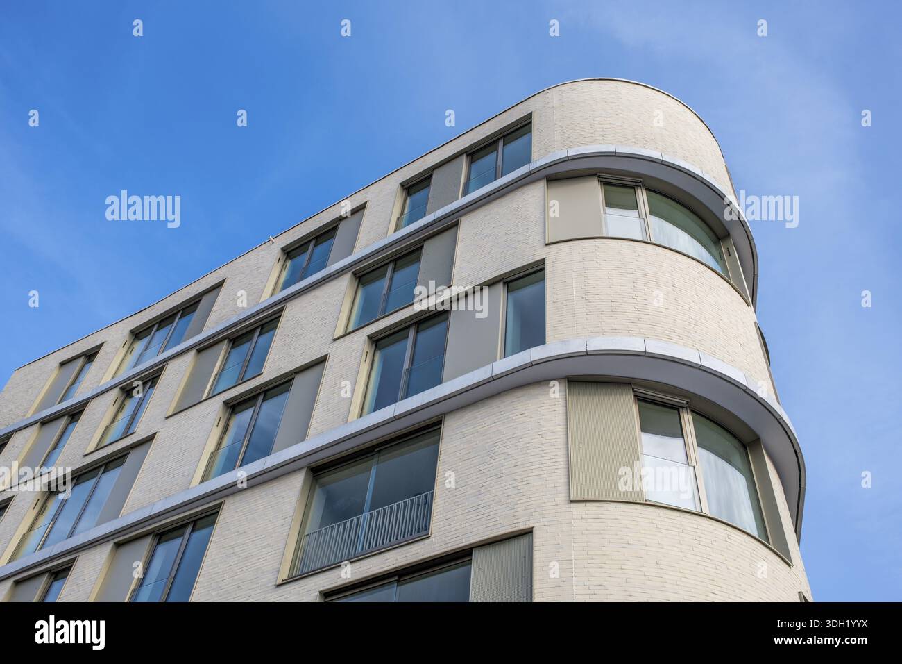Rounded corner facade apartment hi-res stock photography and images - Alamy