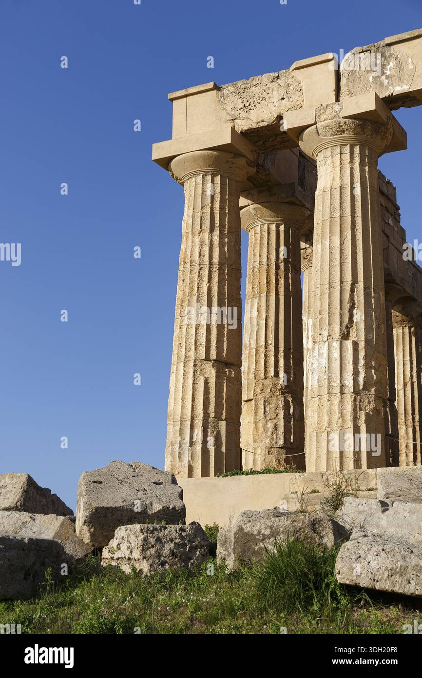 Temple in the ancient Greek city of Selinunte, detail, acropolis, Doric ...