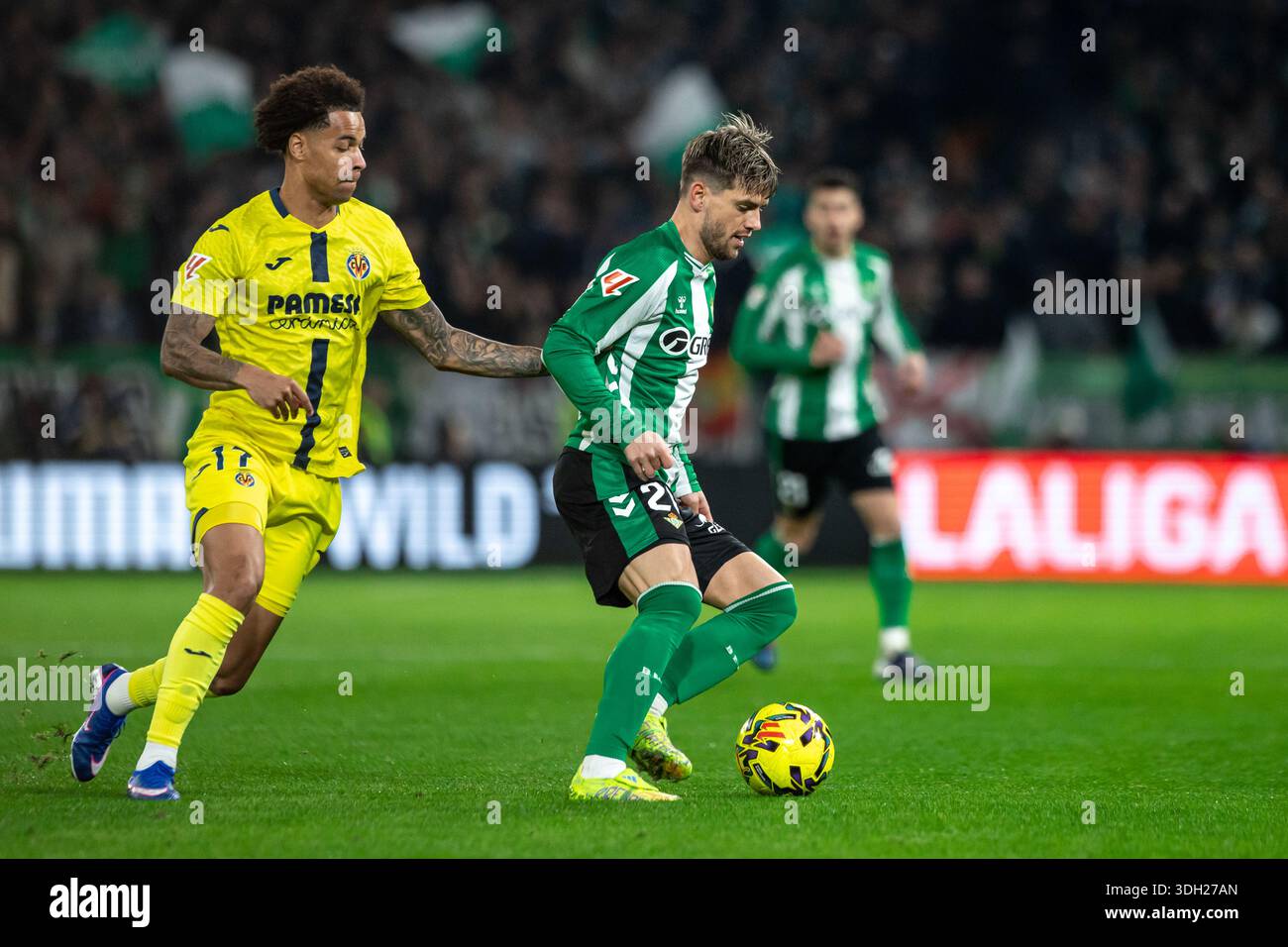 Sevilla, Spain. 17th Jan, 2026. SEVILLE, SPAIN - JANUARY 17: Giovani Lo ...