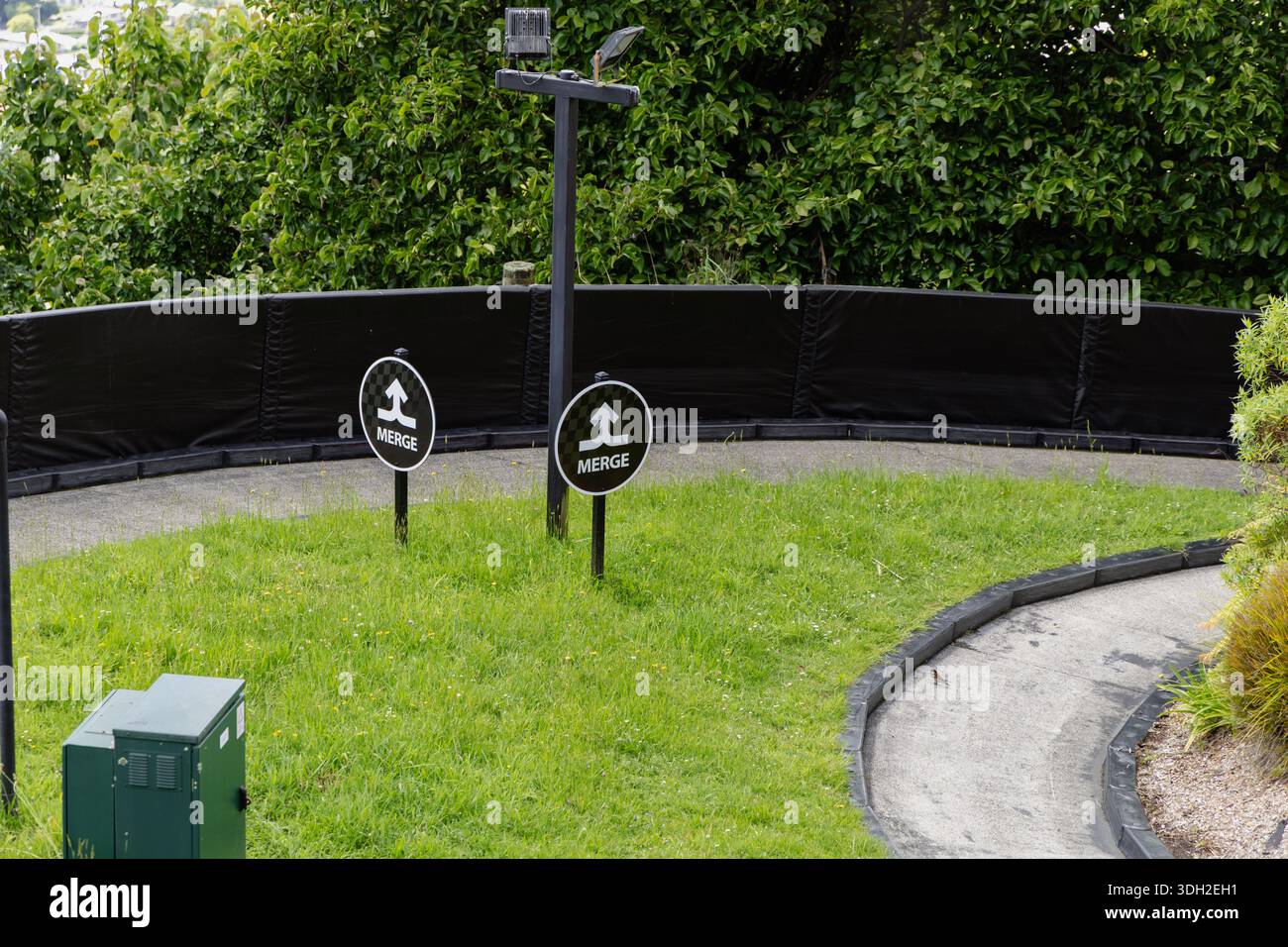 Pathway signs hi-res stock photography and images - Alamy