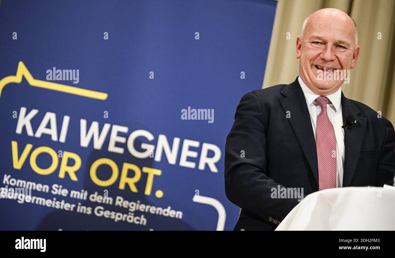 Berlin, Germany. 19th Jan, 2026. Berlin's Governing Mayor Kai Wegner ...