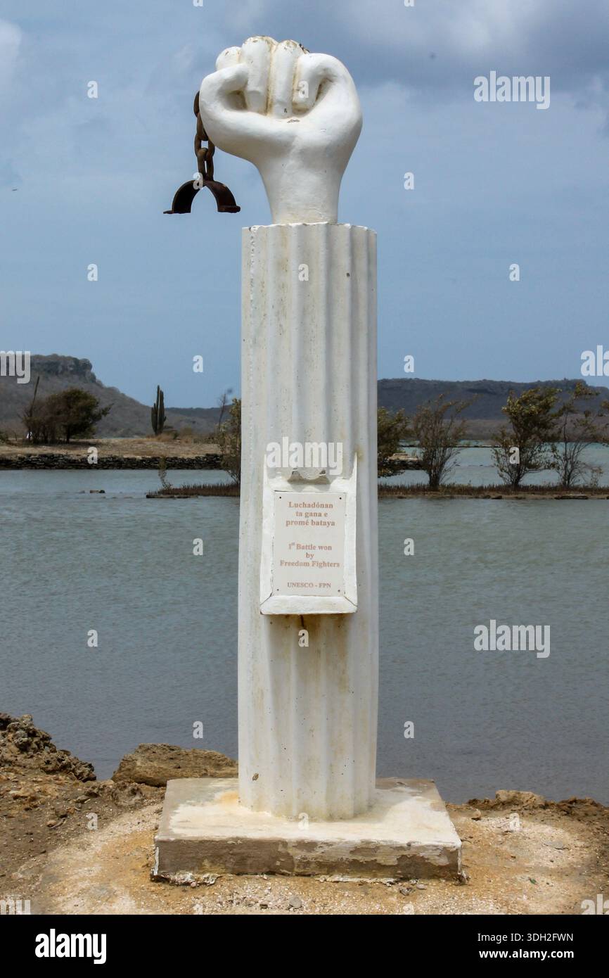 Monument to the Curaçao Slave Revolt of 1795 along Ruta Tula Stock ...
