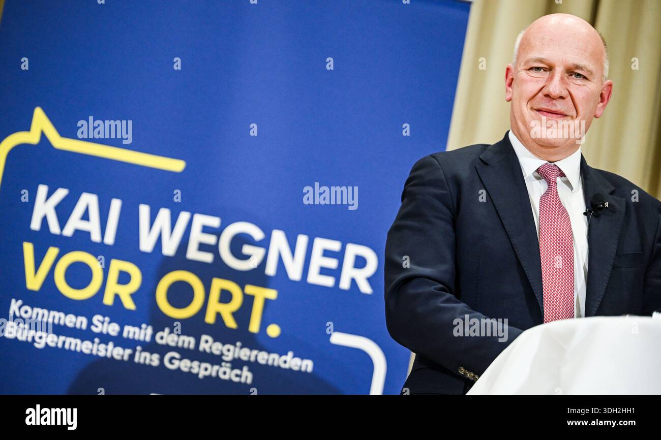 Berlin, Germany. 19th Jan, 2026. Berlin's Governing Mayor Kai Wegner ...
