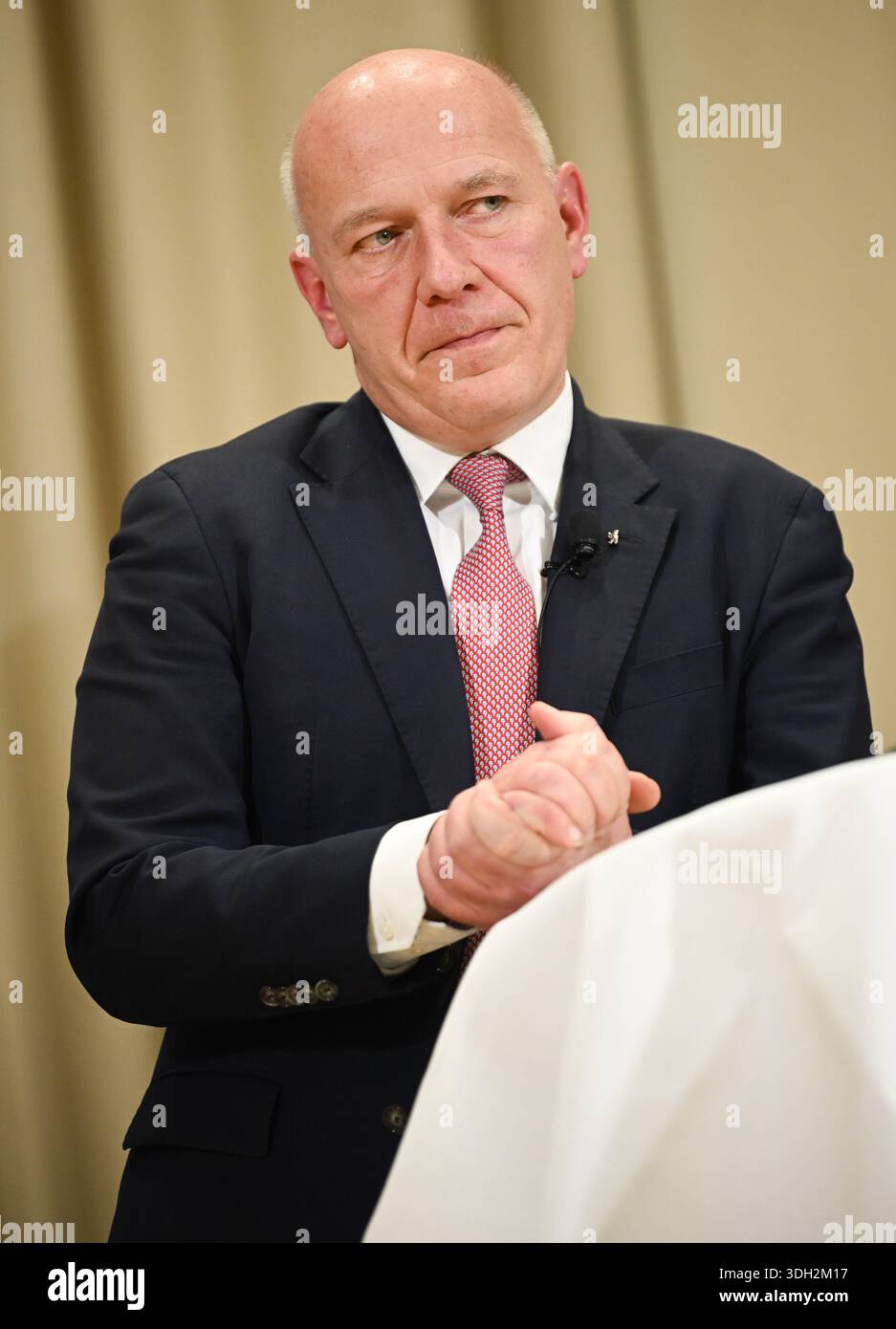 Berlin, Germany. 19th Jan, 2026. Berlin's Governing Mayor Kai Wegner ...