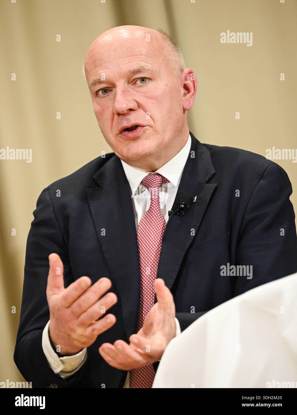 Berlin, Germany. 19th Jan, 2026. Berlin's Governing Mayor Kai Wegner ...