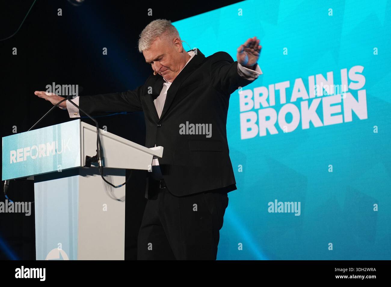 Reform UK MP for Ashfield, Lee Anderson, prepares to speak during a ...