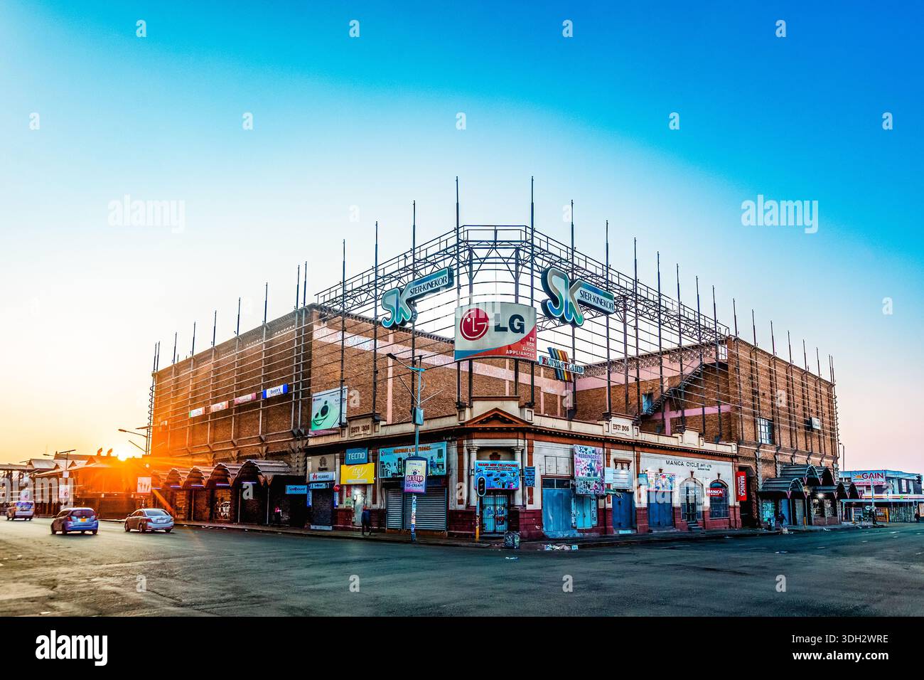 Old mutual eastgate hi-res stock photography and images - Alamy