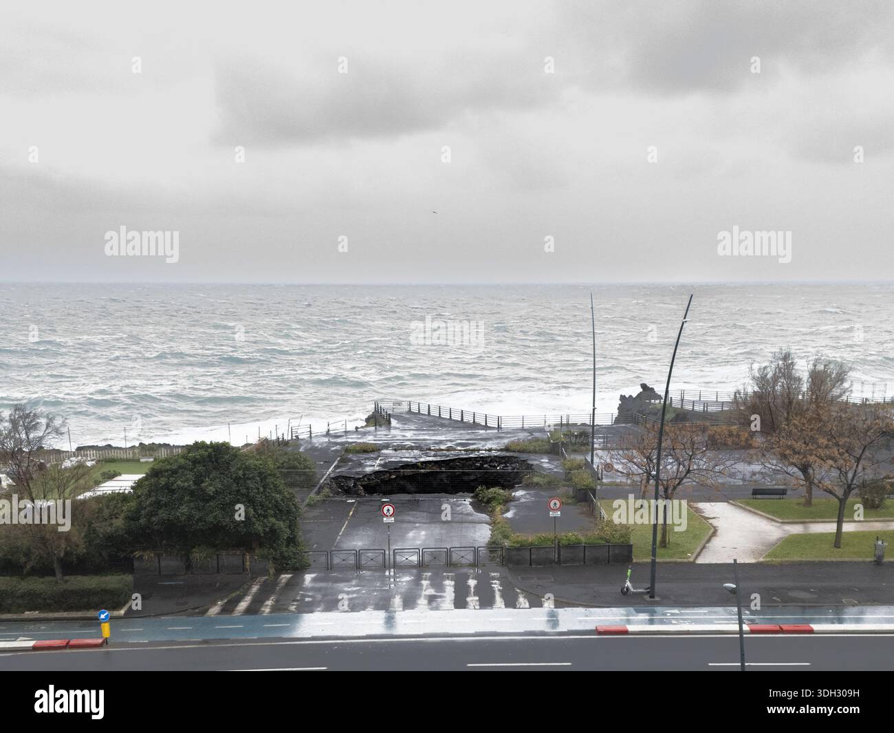 Catania, anticipation for the Harry cyclone on the Catania waterfront ...