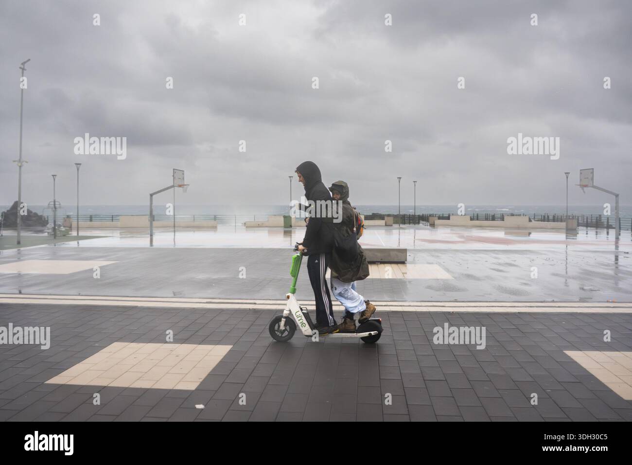 Catania, anticipation for the Harry cyclone on the Catania waterfront ...