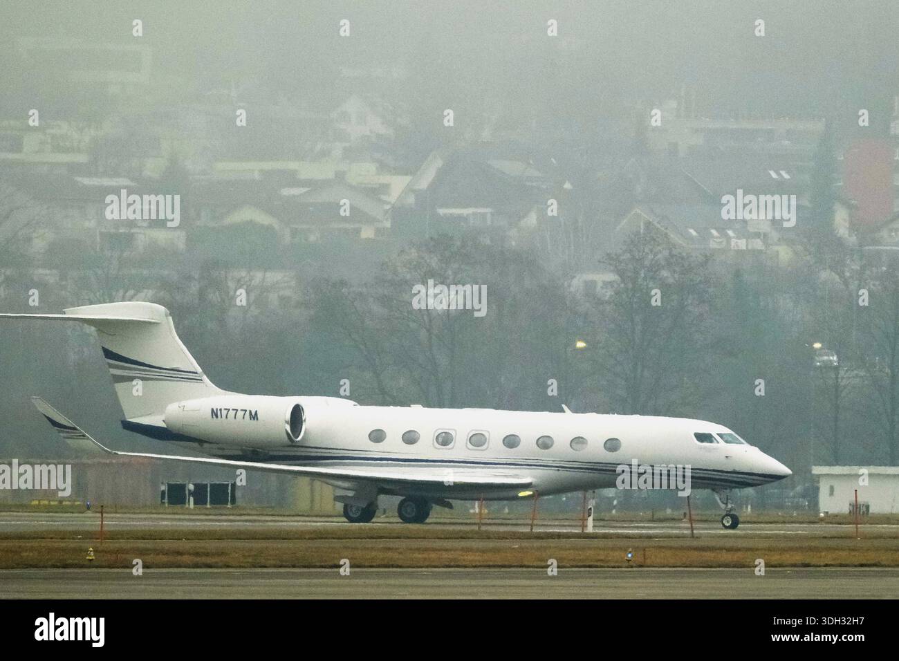 N1777M - Gulfstream G650ER - Jet Aviation Flight Services Copyright ...