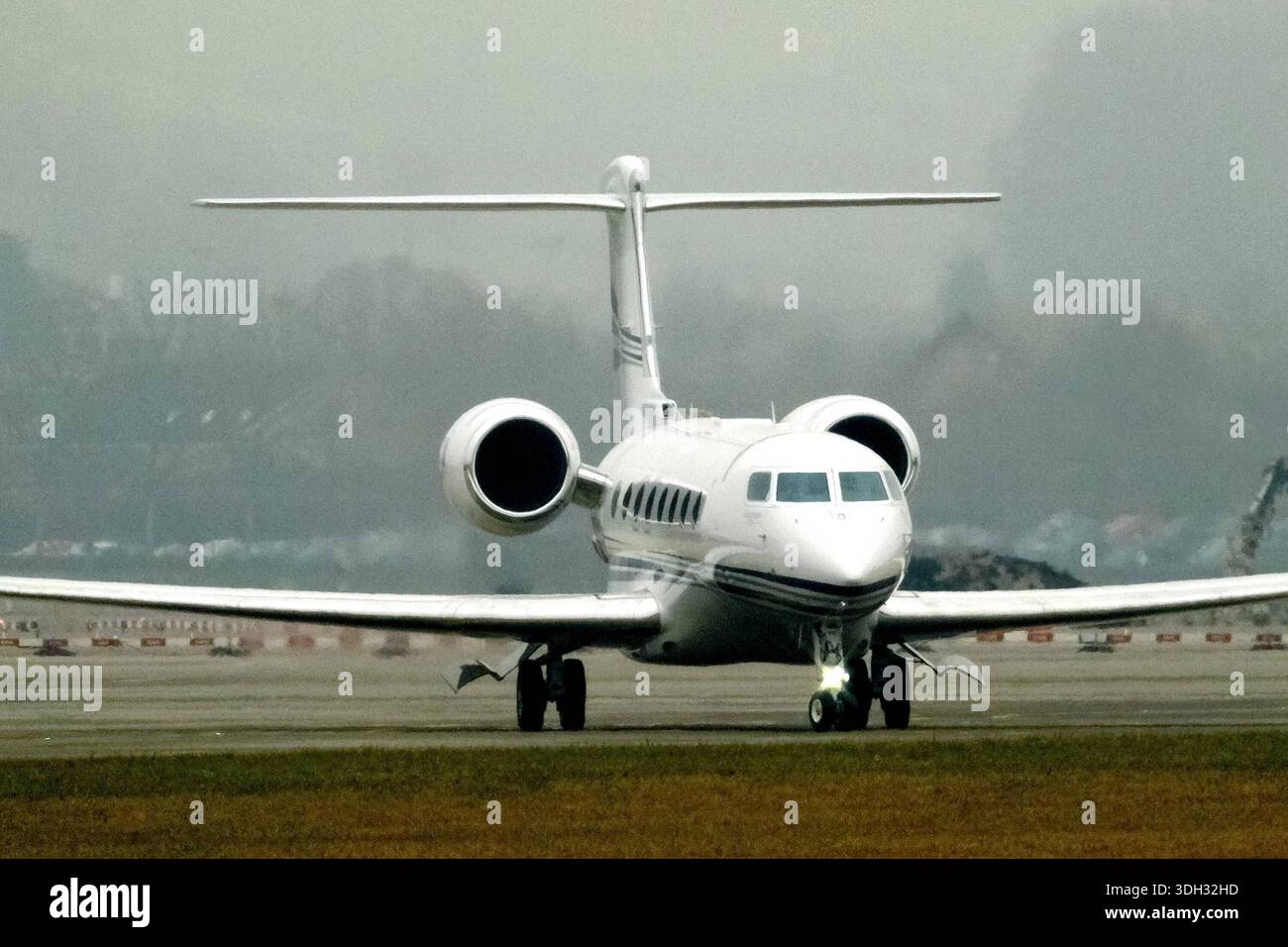 N1777M - Gulfstream G650ER - Jet Aviation Flight Services Copyright ...