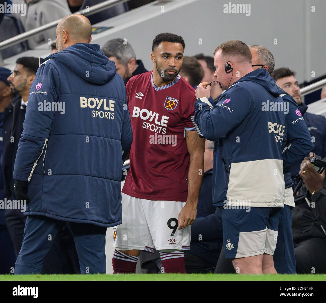 London, UK. 17th Jan, 2026. Tottenham Hotspur v West Ham United ...
