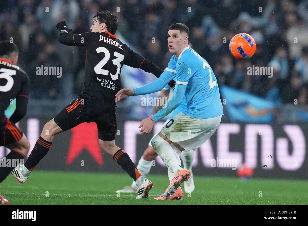 Roma, Italia. 19th Jan, 2026. Como's Maximo Perrone Lazio's Petar ...