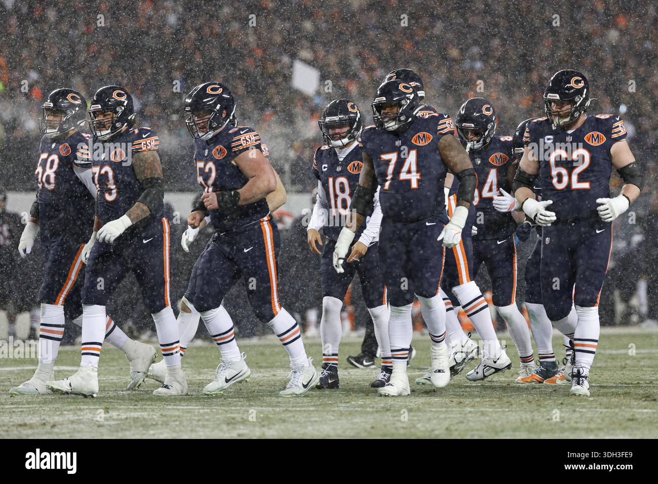 Chicago Bears line up against the Los Angeles Rams during the first ...