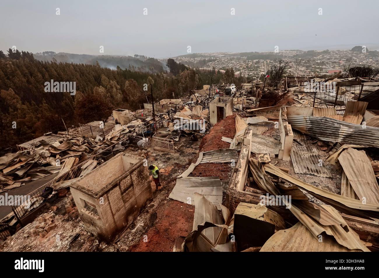 Penco. 19th Jan, 2026. Photo taken on Jan. 19, 2026 shows a fire ...