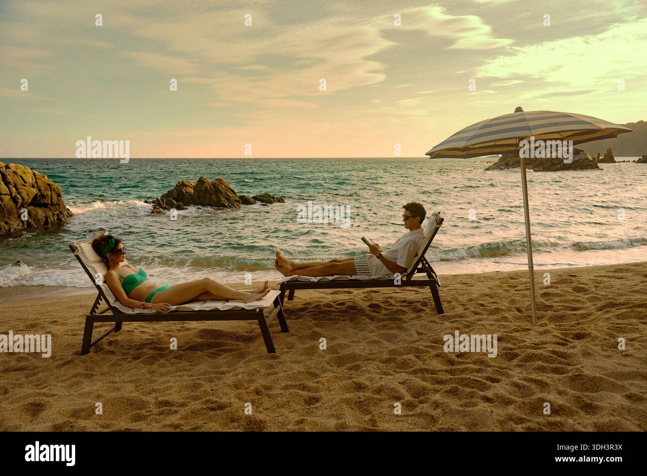 PEOPLE WE MEET ON VACATION, from left: Emily Bader, Tom Blyth, 2026. ph ...