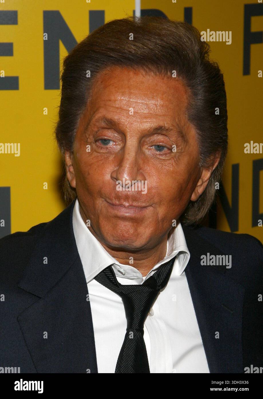 29 October 2005 - 25 Broadway, NYC - Valentino Garavani at Fendi 80th ...