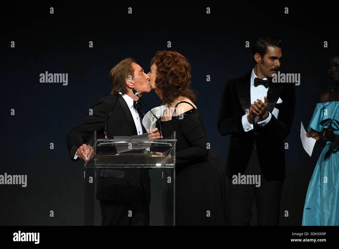 Event: (id=122481) 3^ Edizione -Green Carpet Fashion Awards ...