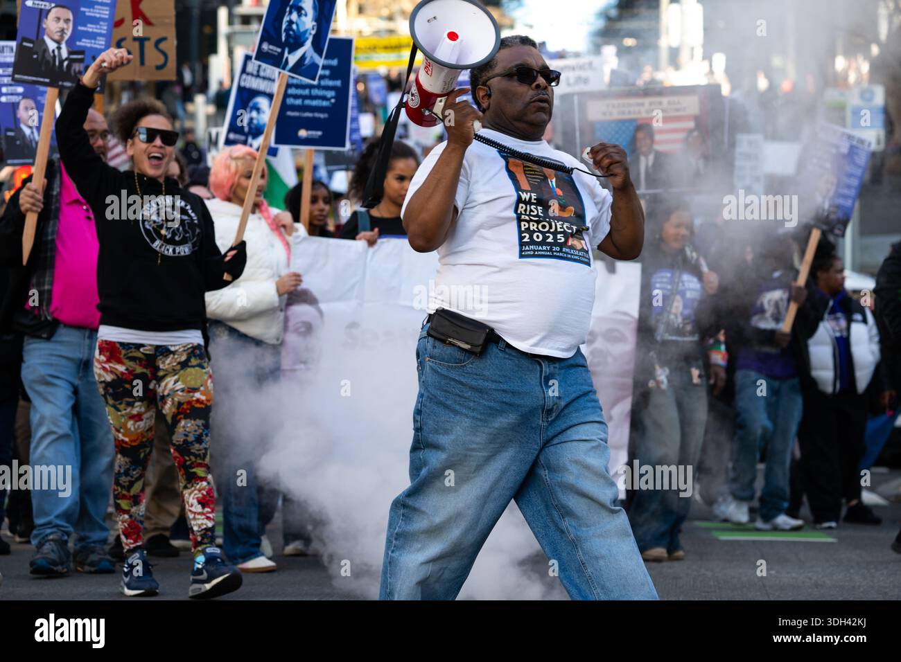 Seattle, USA. 19th Jan, 2026. Thousands gather and march on Martin ...