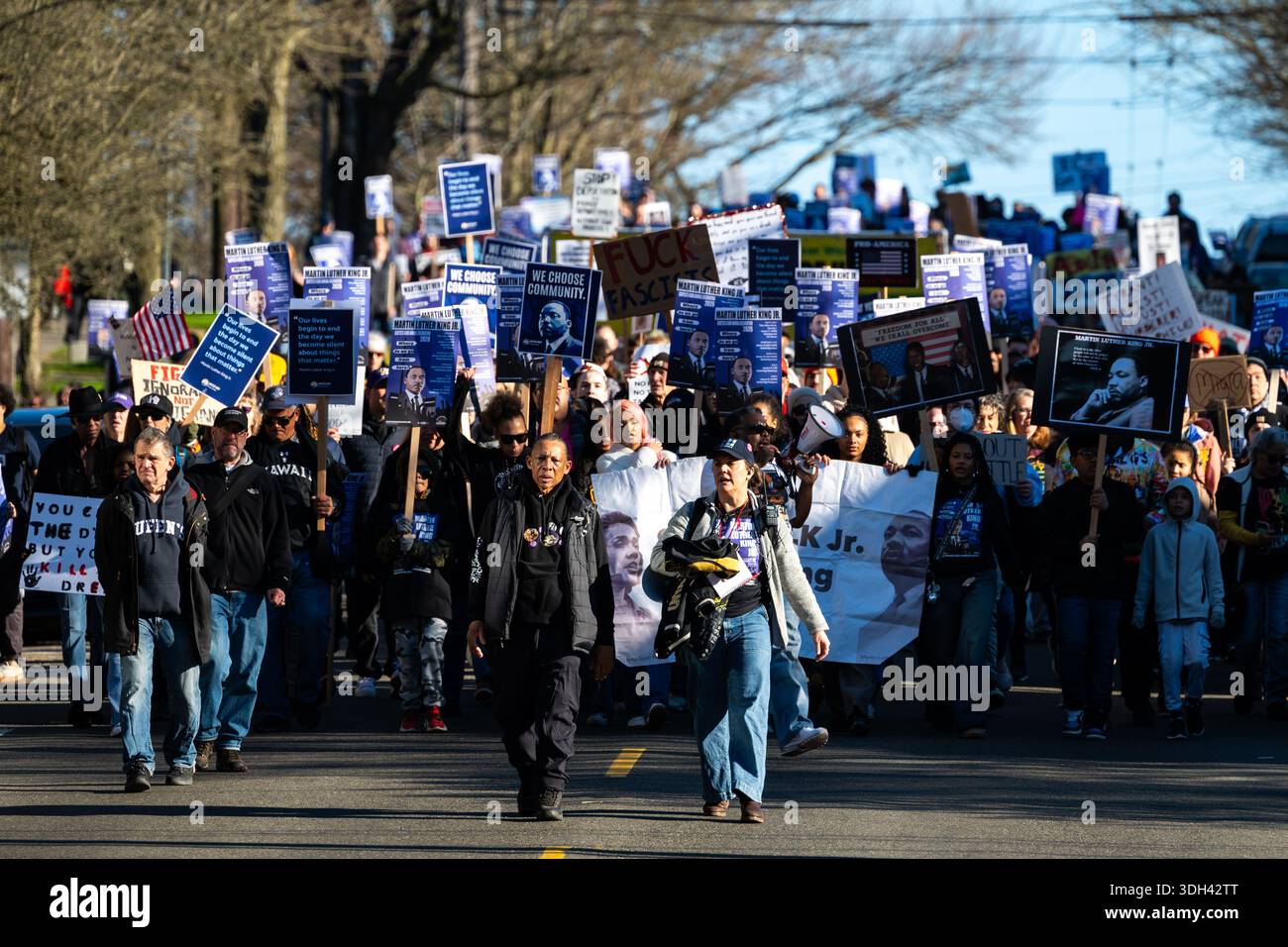 Seattle, USA. 19th Jan, 2026. Thousands gather and march on Martin ...