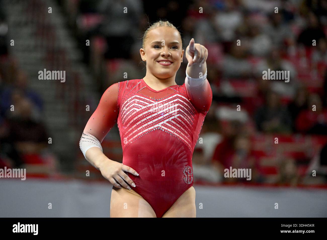 Arkansas gymnast Joscelyn Roberson competes on the beam during an NCAA ...