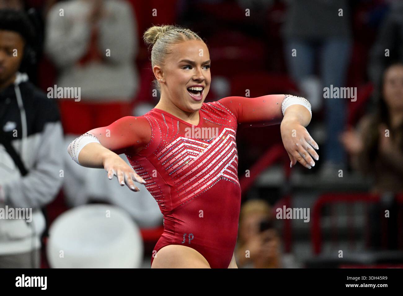 Arkansas gymnast Joscelyn Roberson competes on the floor during an NCAA ...