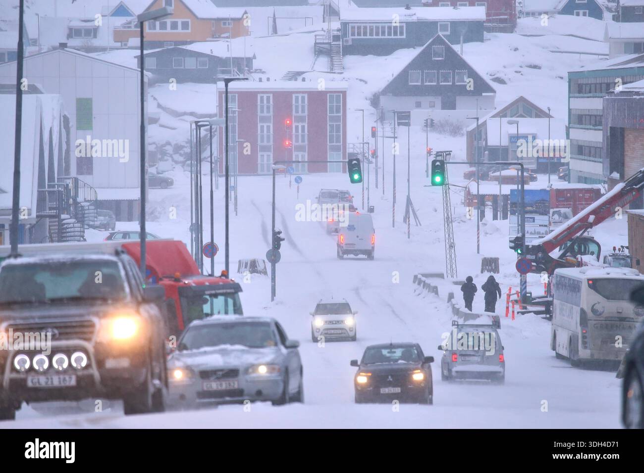 Nuuk, Grönland, 19.01.2026: Straßenverkehr *** Nuuk, Greenland, 19 01 ...