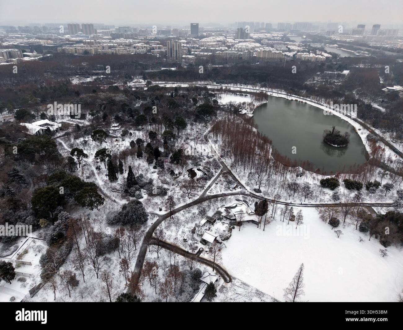 Aerial photo shows the snow scenery in Nanjing City, east China's ...