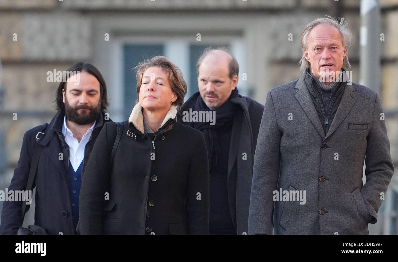 20 January 2026, Hamburg: Lawyer Ingo Bott (l-r), Block's defense ...