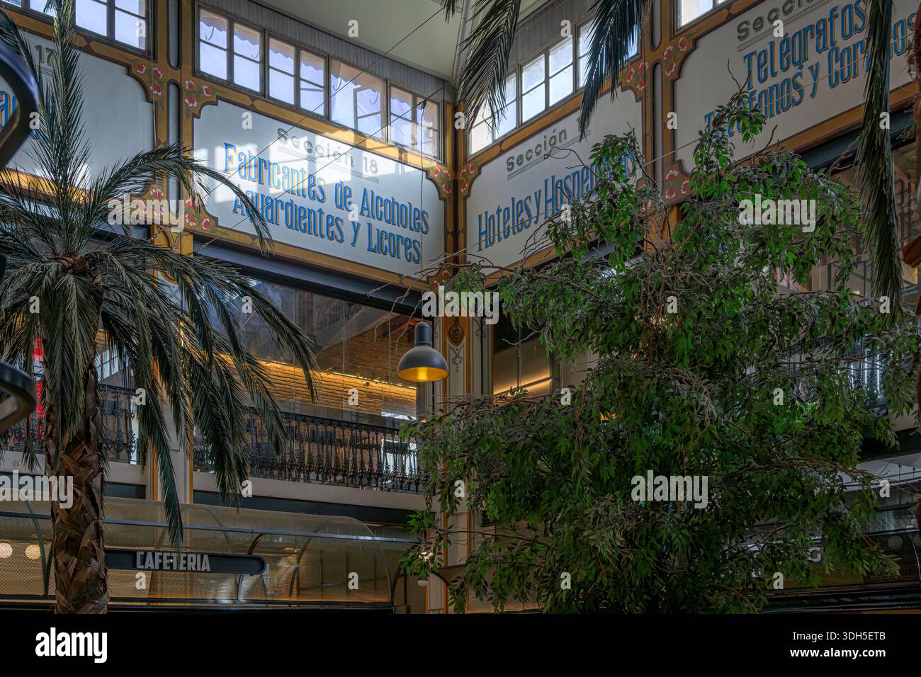 Fabricantes de alcoholes aguardientes y licores hi-res stock ...