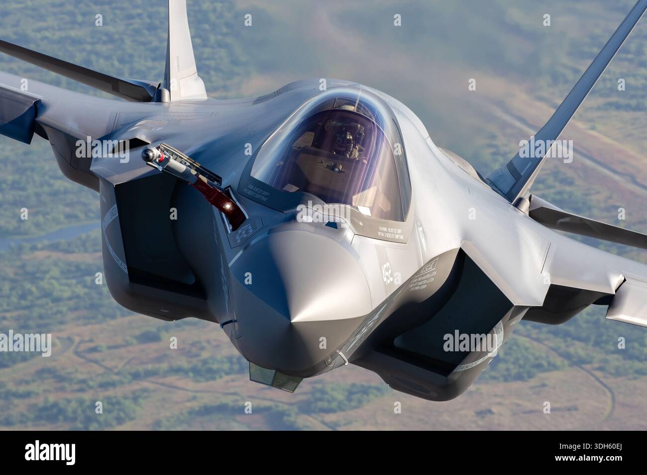 United States Navy Lockheed Martin F-35C Lightning II fighter aircraft ...
