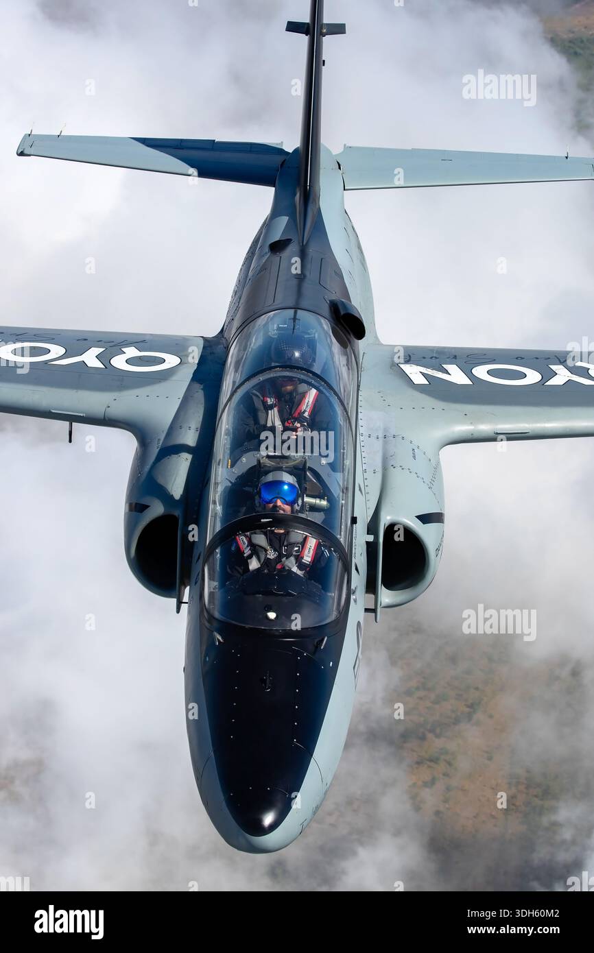 This image shows a SIAI-Marchetti S-211 jet trainer, registered N270CF ...