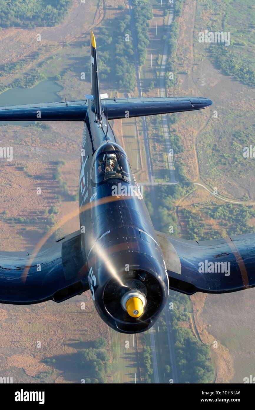 Close pilot view of Vought F4U-4 Corsair registration N713JT serial ...