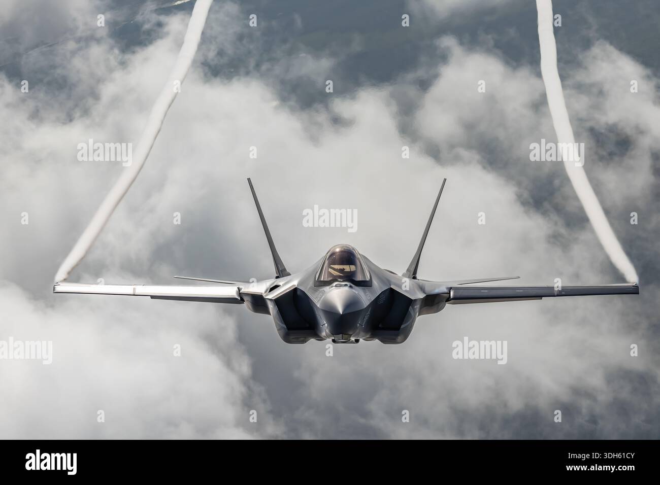The F-35C Lightning II, tail NJ-452, operated by U.S. Navy VFA-125 ...